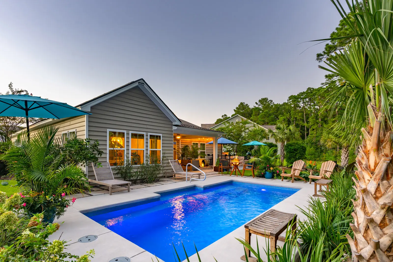 230724 - Fiberglass Rectangle Pool With Retaining Wall